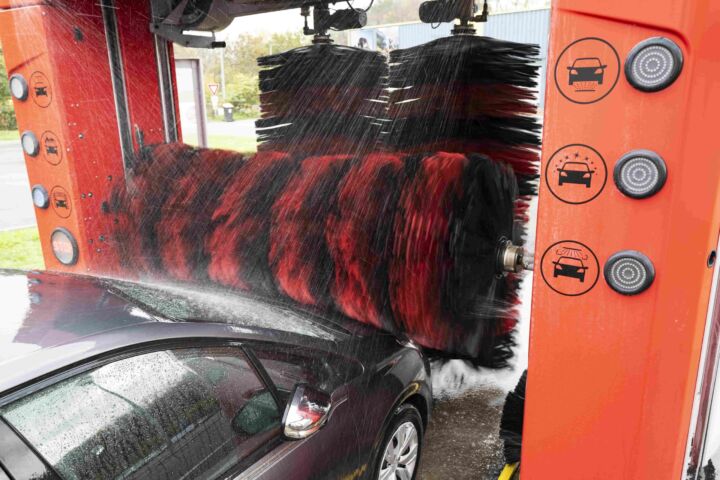 Ideal Pre-Soak Treatment for Professional Car Wash Systems